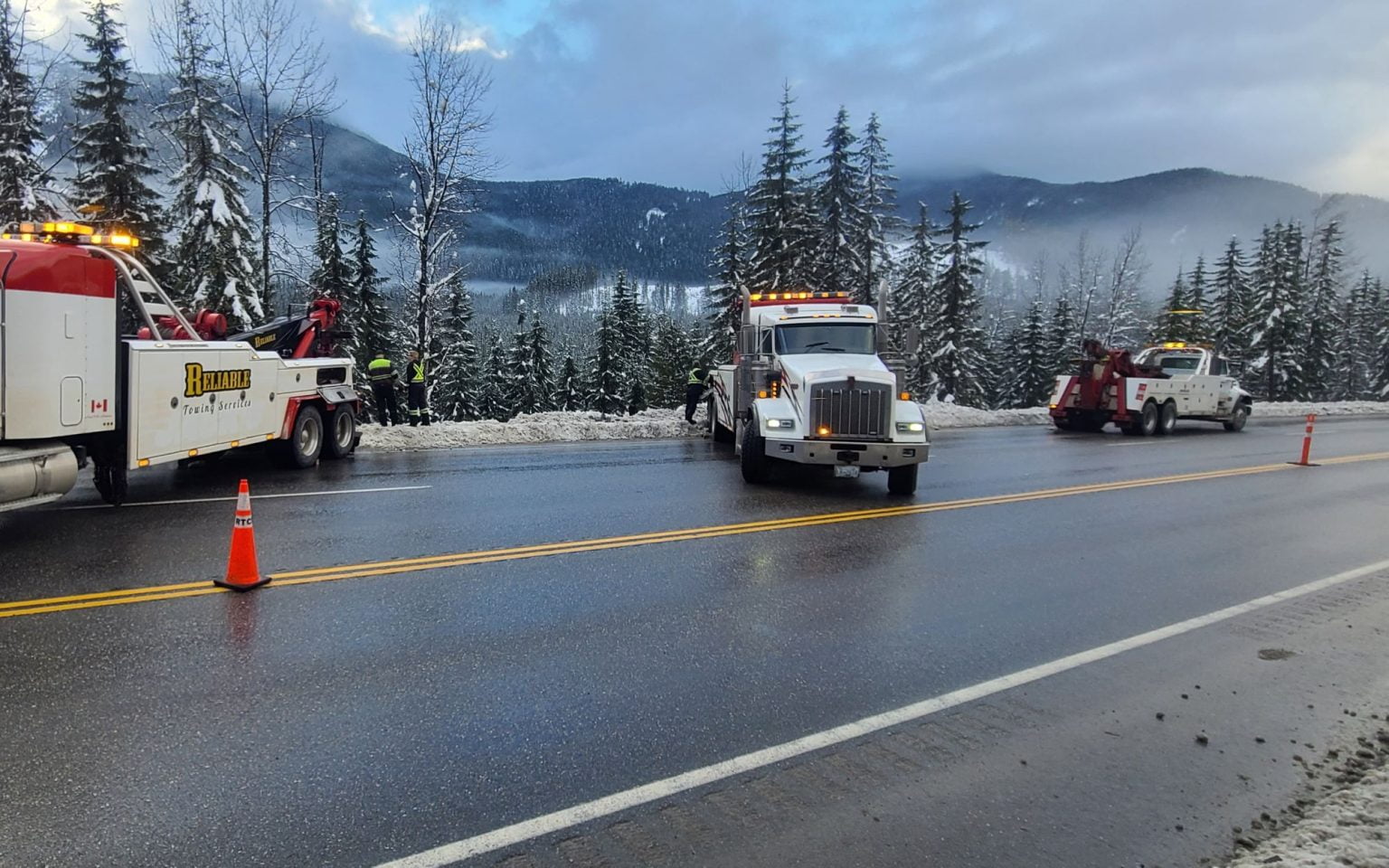 24/7 Towing Services in Western Canada | Reliable Fleet Services
